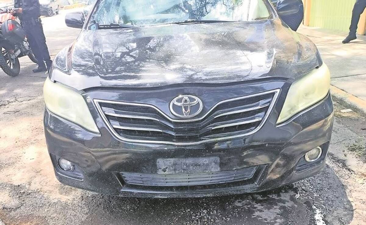 CDMX Iztapalapa ropa apestosa ensangrentada cadáver abandonado auto ...